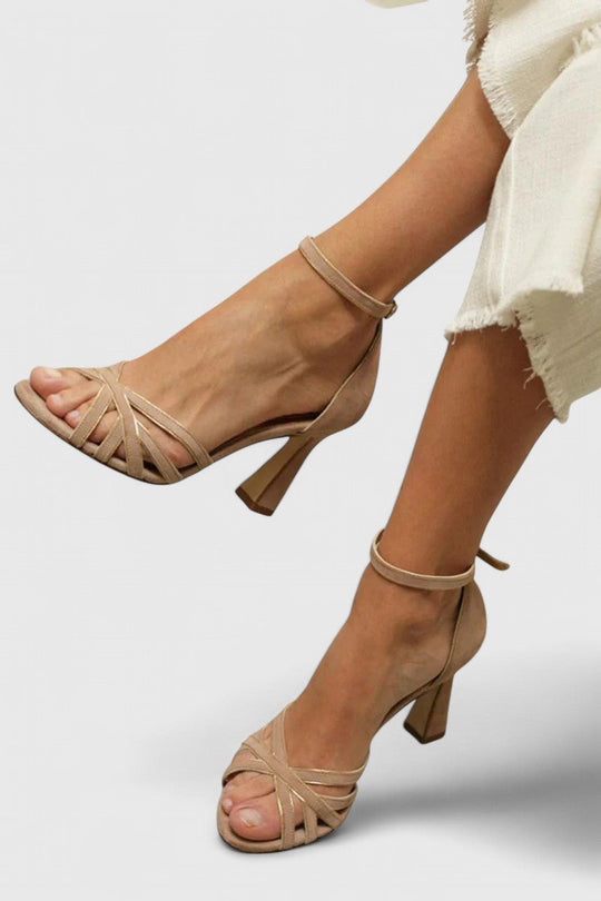 HEELS – Ellis and Porter
